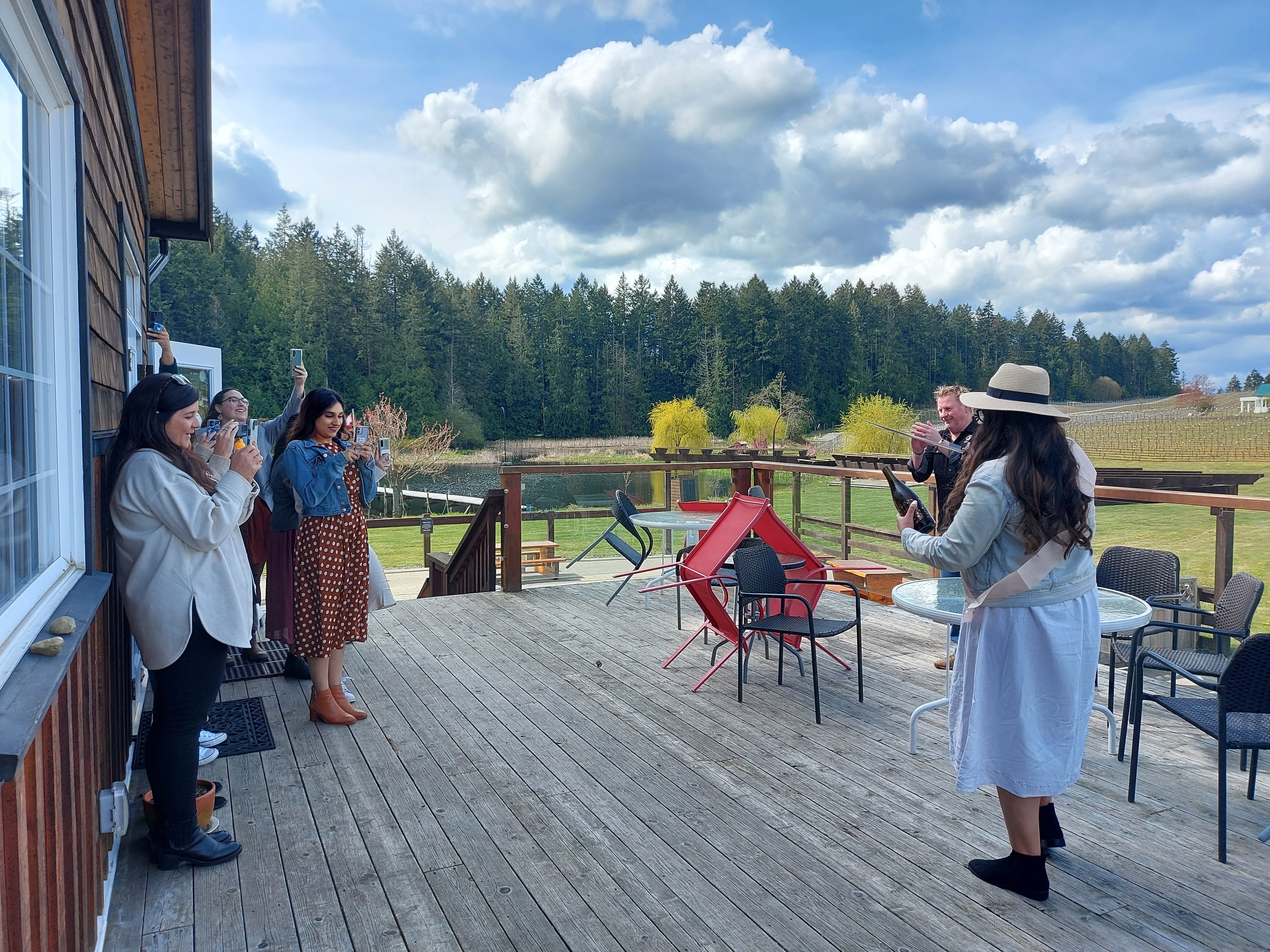 50th Parallel Estate – Mojo Tours